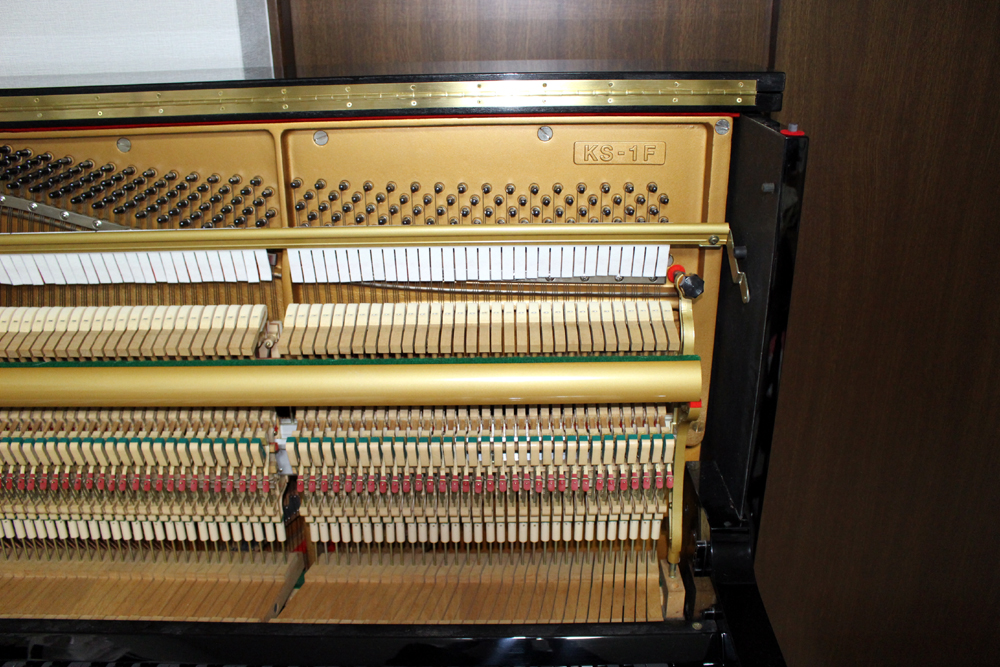 2016年12月12日 – 中古ピアノのVOITECH